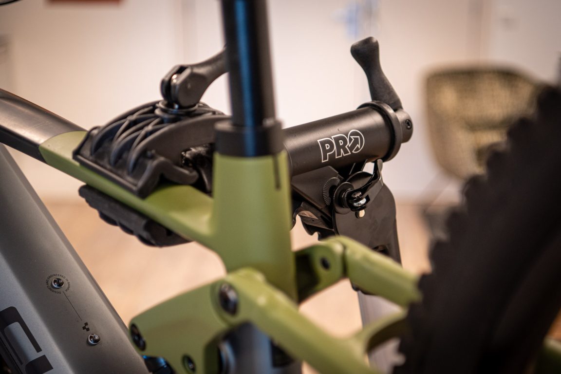 Review: Pro Bike Repair Stand - lichtgewicht montagestandaard voor je ...