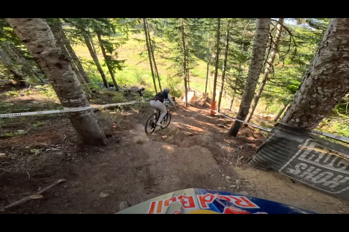 Rob Warner geeft zichzelf commentaar op afdaling Whistler Downhill ...