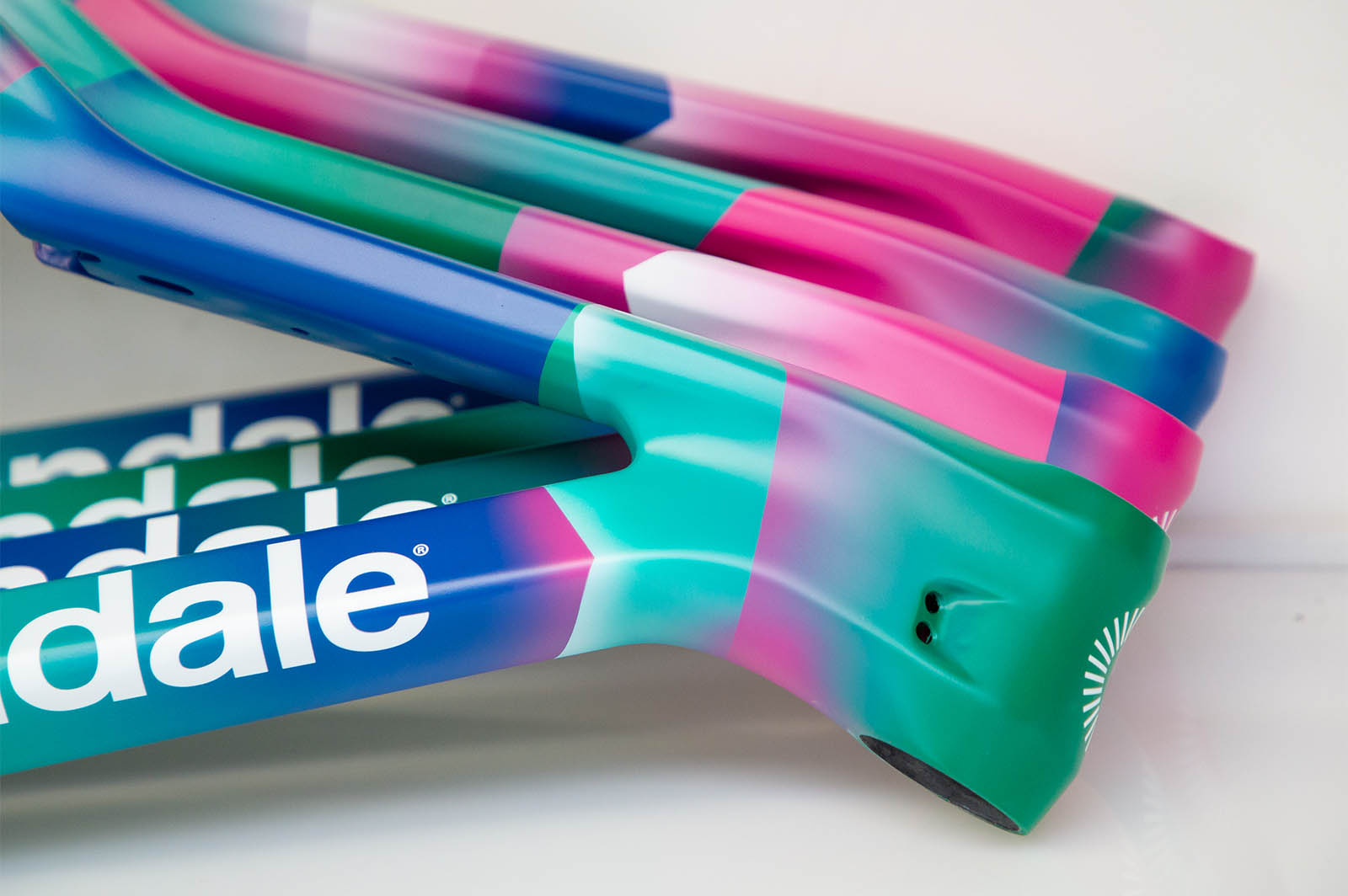 Check de custom LAB 71 frames voor Cannondale Factory Team - MTBblog.nl