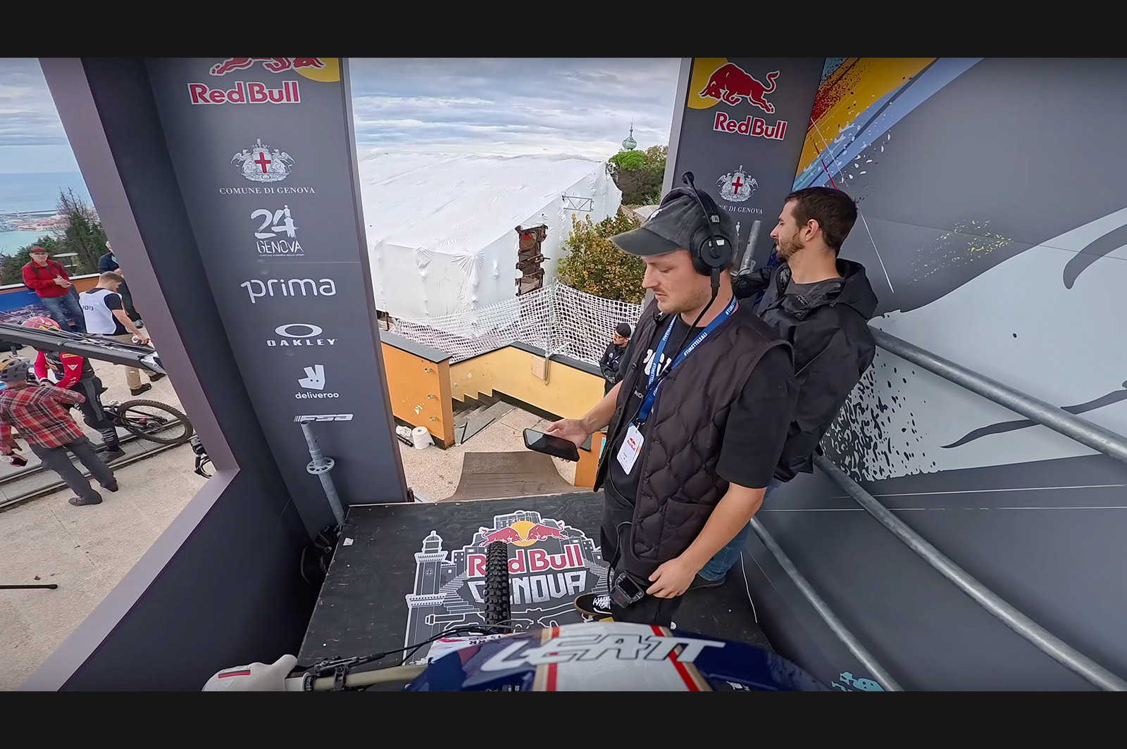 Met Bernard Kerr het stratencircuit van Red Bull Cerro Abajo Genova ...